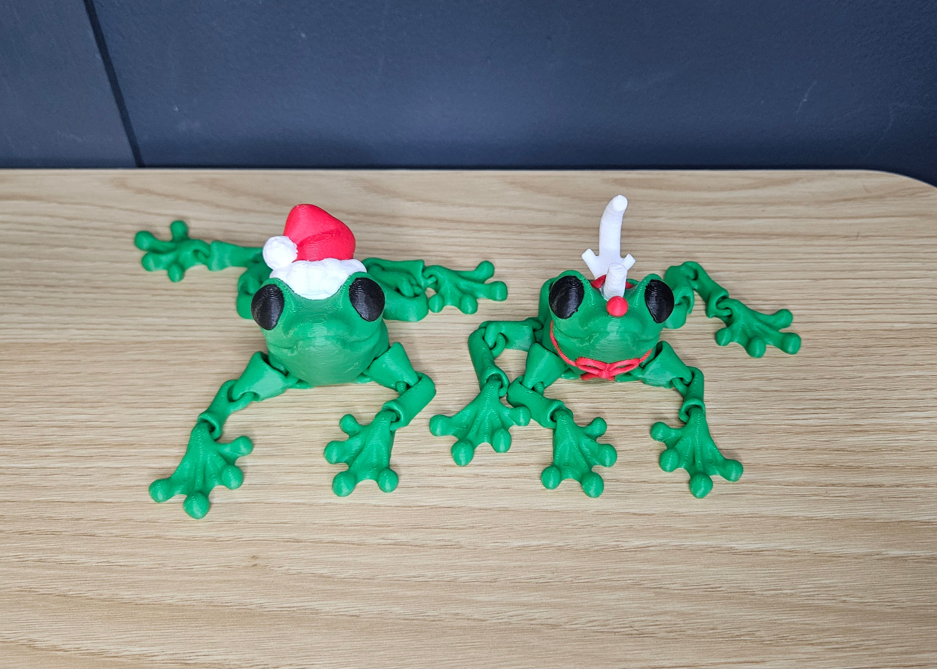 Christmas Festive Frog Toy – The McDaniel Designs
